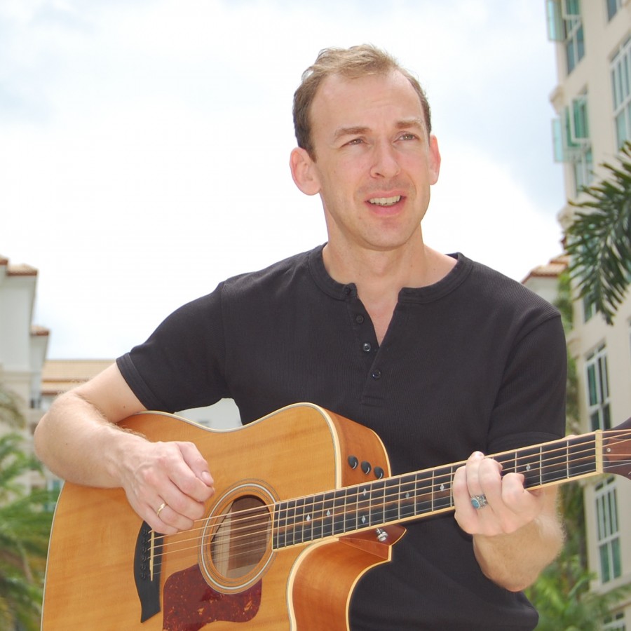 Harry Thomsen Interview | NeuFutur Magazine